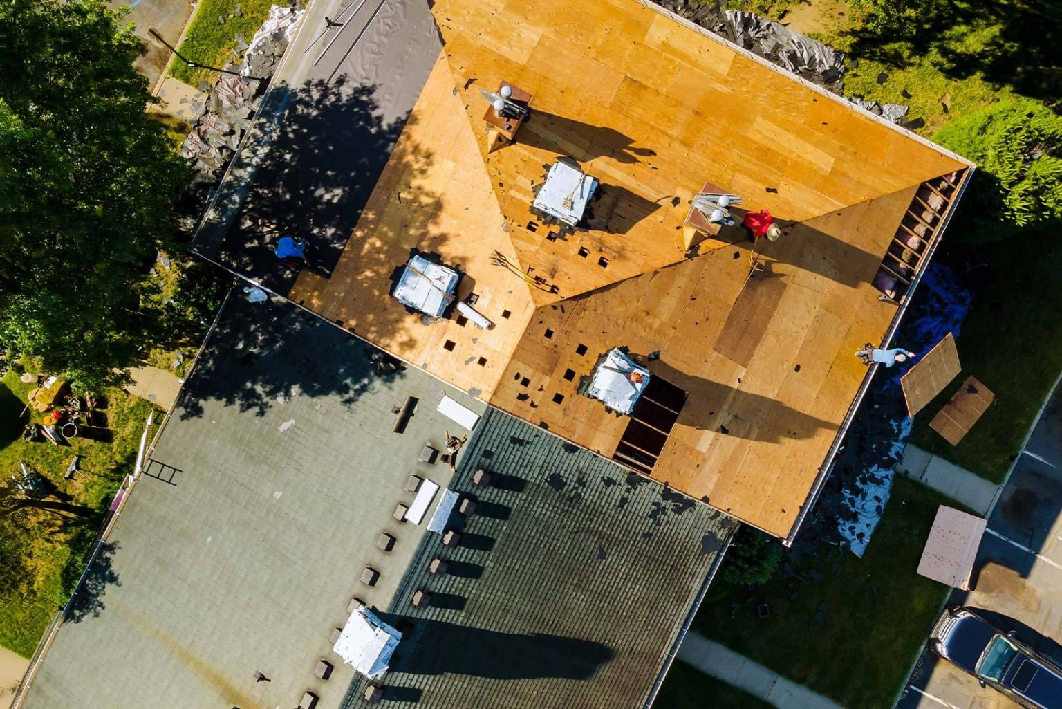 Commercial and Residential Roofing - Universal Roofing & Construction